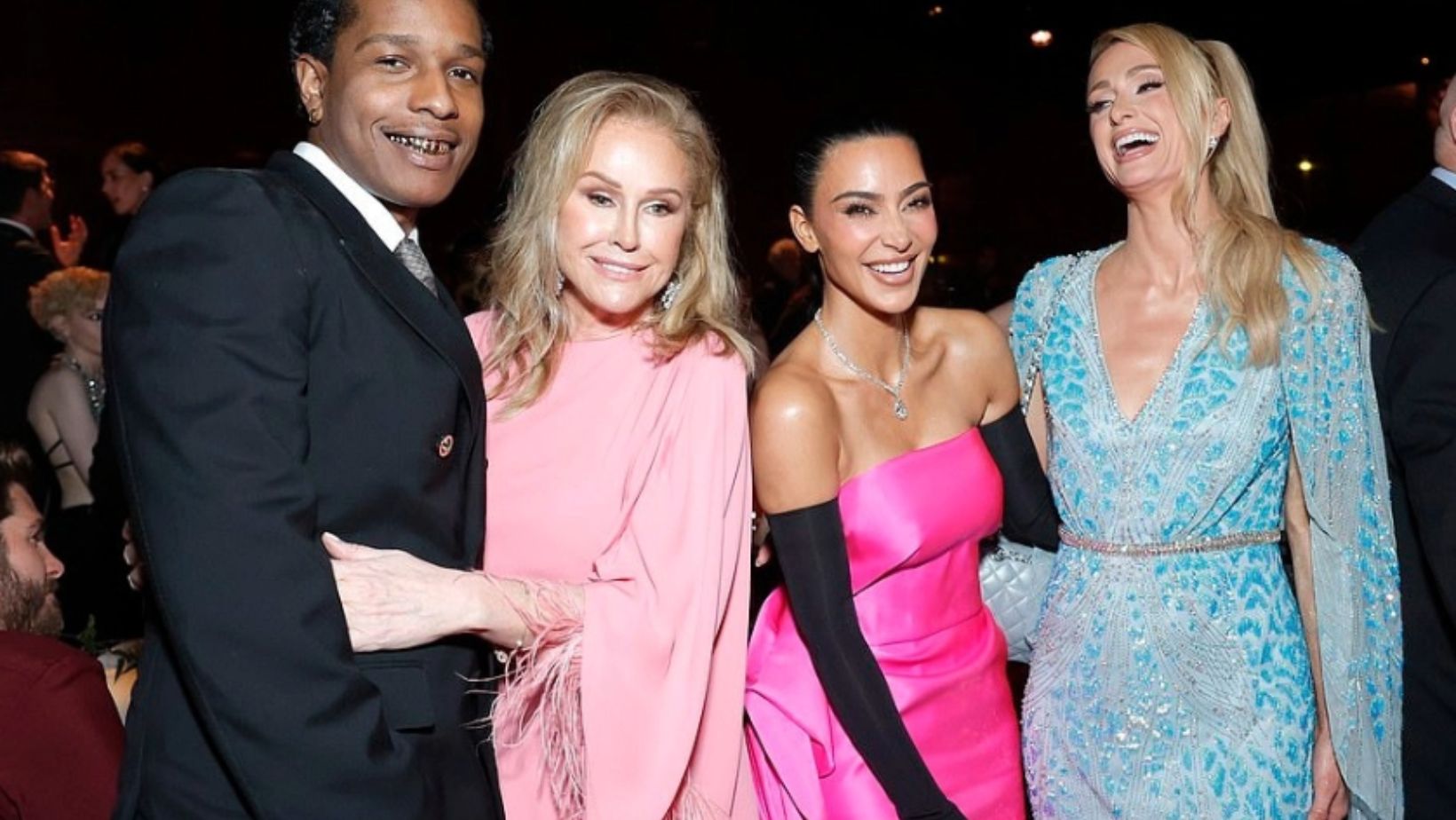 Kim Kardashian, Jennifer Lopez khoe sắc quyến rũ tại dạ tiệc của Gucci