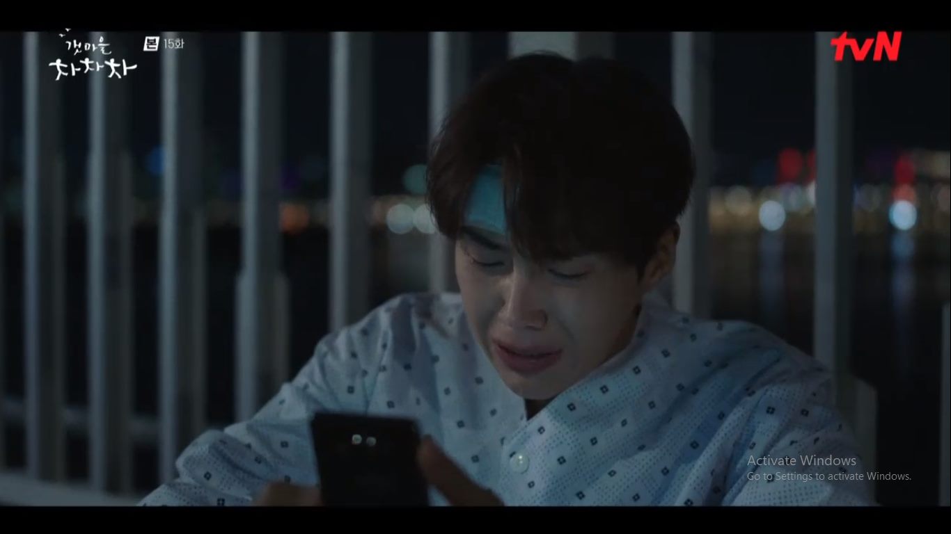 Hometown Cha-Cha-Cha tập 15: Quá khứ của Do Sik hé lộ, bà Gam Ri mãi ra đi