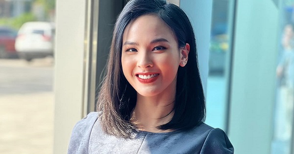Quỳnh Nga - BTV trẻ nhất thời sự VTV: Top 10 Miss World Vietnam, IELTS 7.5