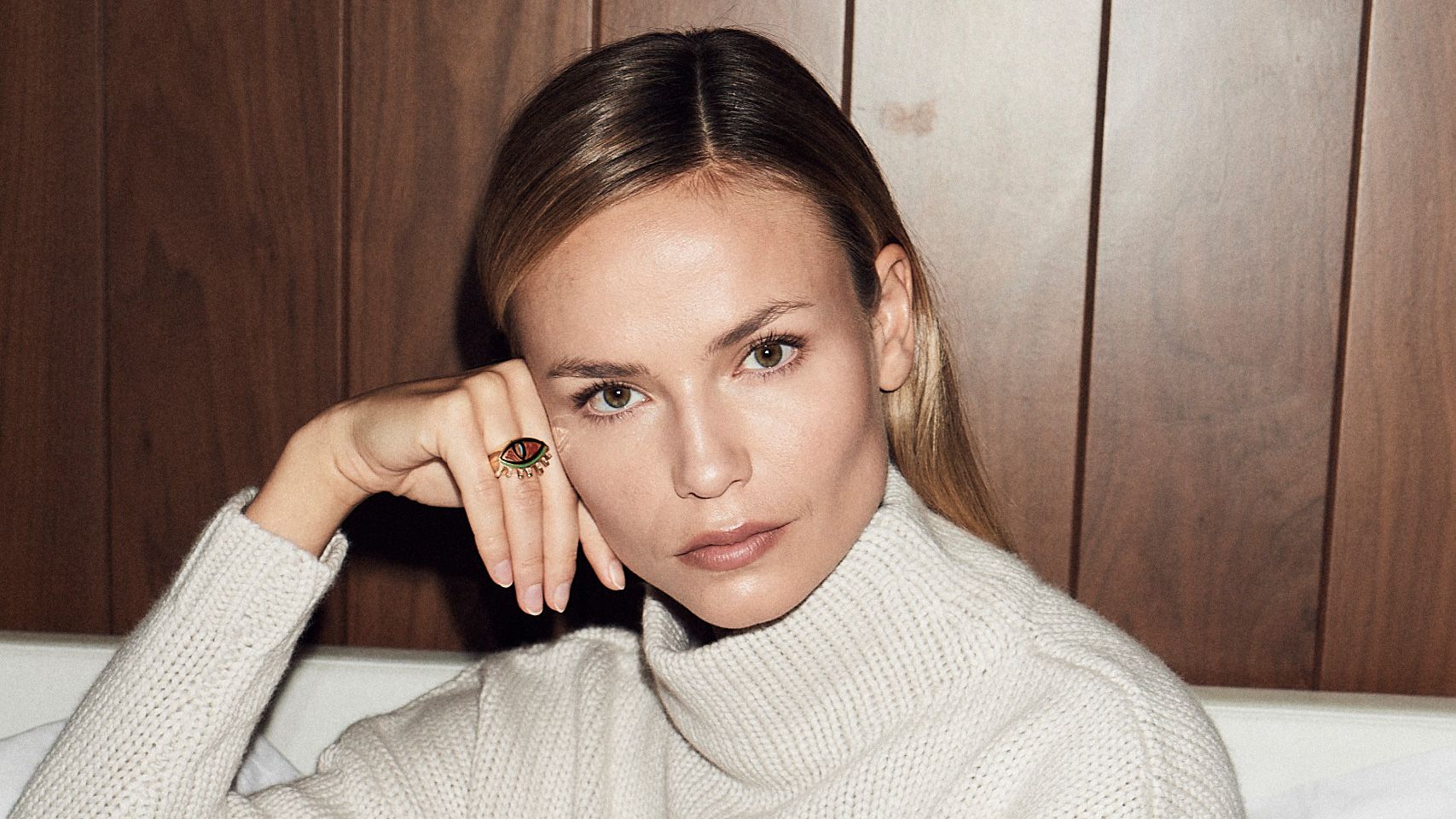 NATASHA POLY: Tiểu sử, đời tư và sự nghiệp của siêu mẫu